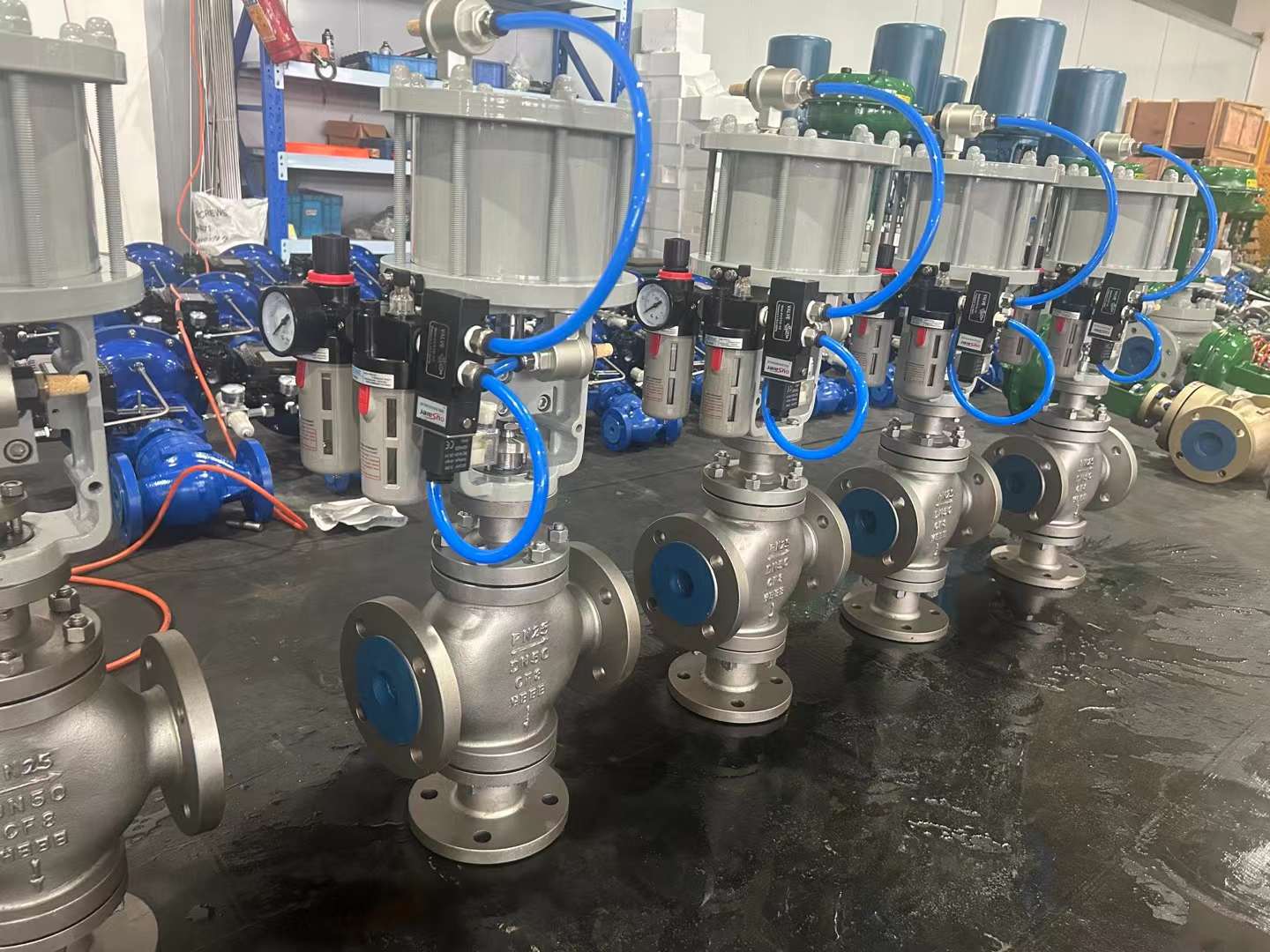 Pneumatic Three-Way Control Valve